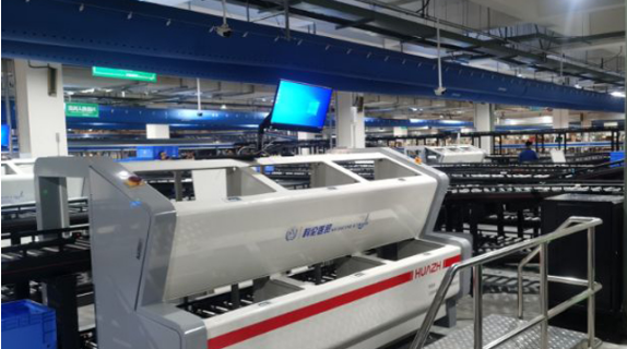 Revolutionize Warehouse Efficiency with HWArobotics’s Robot Shuttle ...